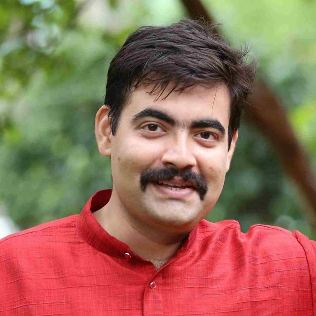 Advocate Pradeep Naik - Lawyer in - MyAdvo.in